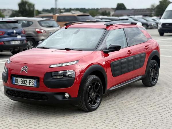 Sarkans Citroen C4 Cactus 2014 Tauragė, ar dzinēja tilpumu 1.20 L un nobraukumu 120 tūkst. km par 4500 €, foto 1 vietnē AUTOMOTO.COM.LV