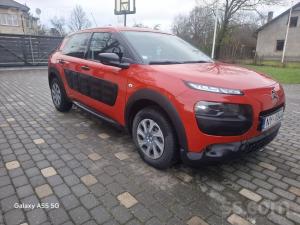 Red Citroen C4 Cactus 2015 in Cesis, with an engine capacity of 1.20 L and mileage of 167 thousand km for 5250 €, photo 6 on AUTOMOTO.COM.LV
