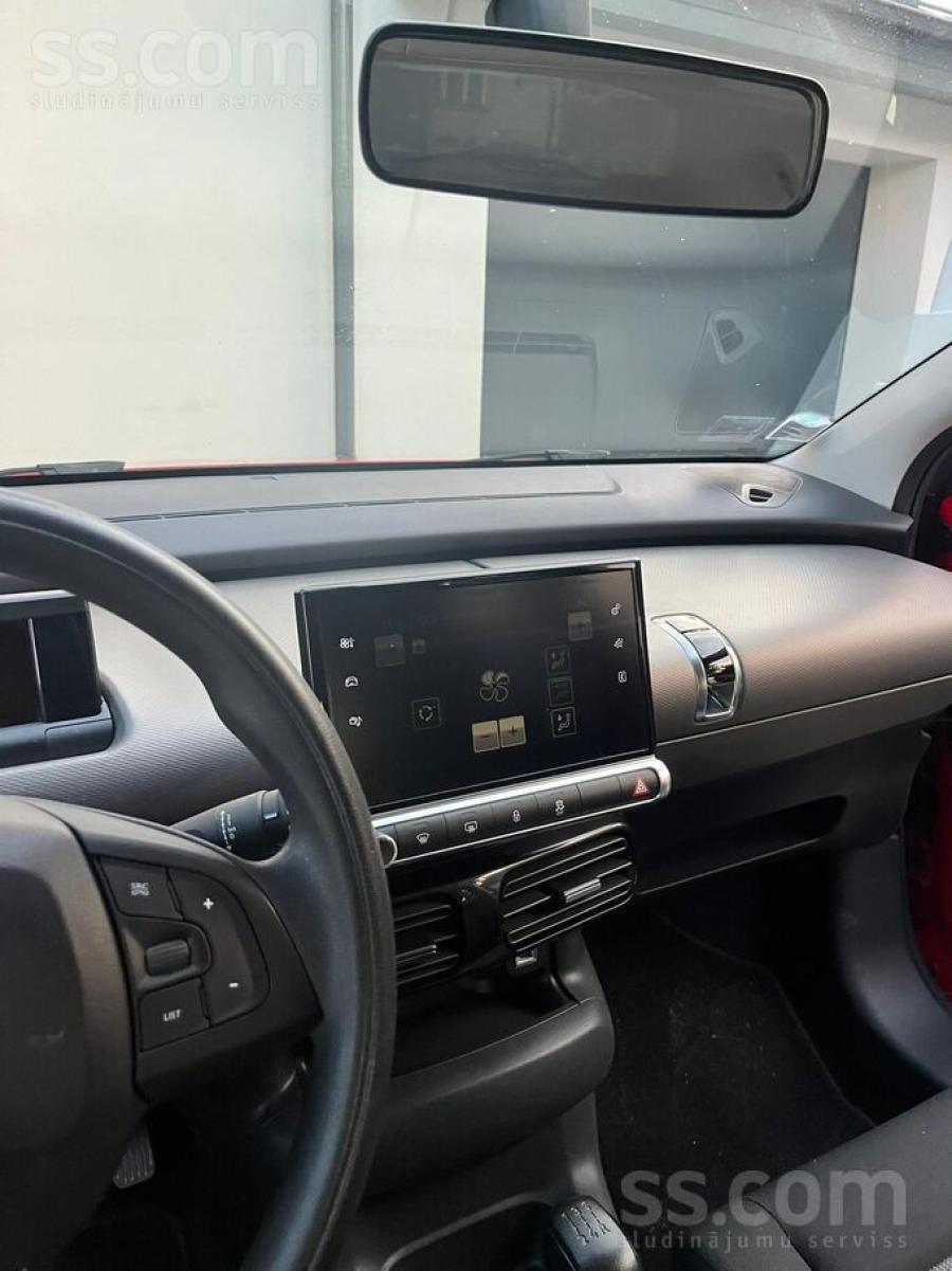 Red Citroen C4 Cactus 2015 in Cesis, with an engine capacity of 1.20 L and mileage of 167 thousand km for 5250 €, photo 9 on AUTOMOTO.COM.LV