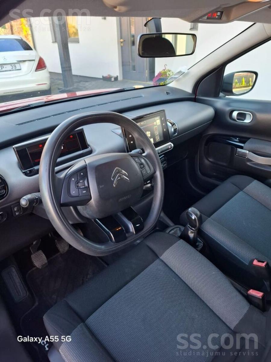 Red Citroen C4 Cactus 2015 in Cesis, with an engine capacity of 1.20 L and mileage of 167 thousand km for 5250 €, photo 12 on AUTOMOTO.COM.LV