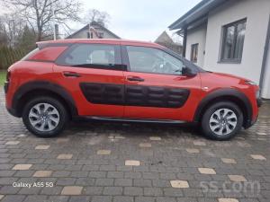 Red Citroen C4 Cactus 2015 in Cesis, with an engine capacity of 1.20 L and mileage of 167 thousand km for 5250 €, photo 22 on AUTOMOTO.COM.LV