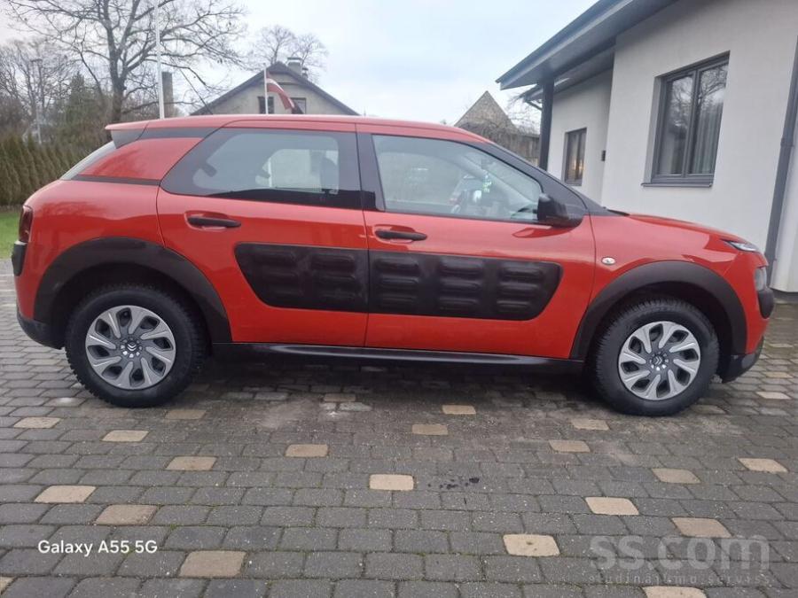 Red Citroen C4 Cactus 2015 in Cesis, with an engine capacity of 1.20 L and mileage of 167 thousand km for 5250 €, photo 22 on AUTOMOTO.COM.LV