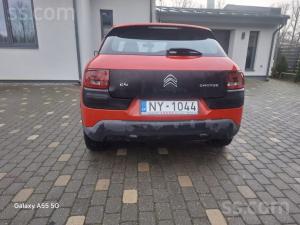 Red Citroen C4 Cactus 2015 in Cesis, with an engine capacity of 1.20 L and mileage of 167 thousand km for 5250 €, photo 23 on AUTOMOTO.COM.LV