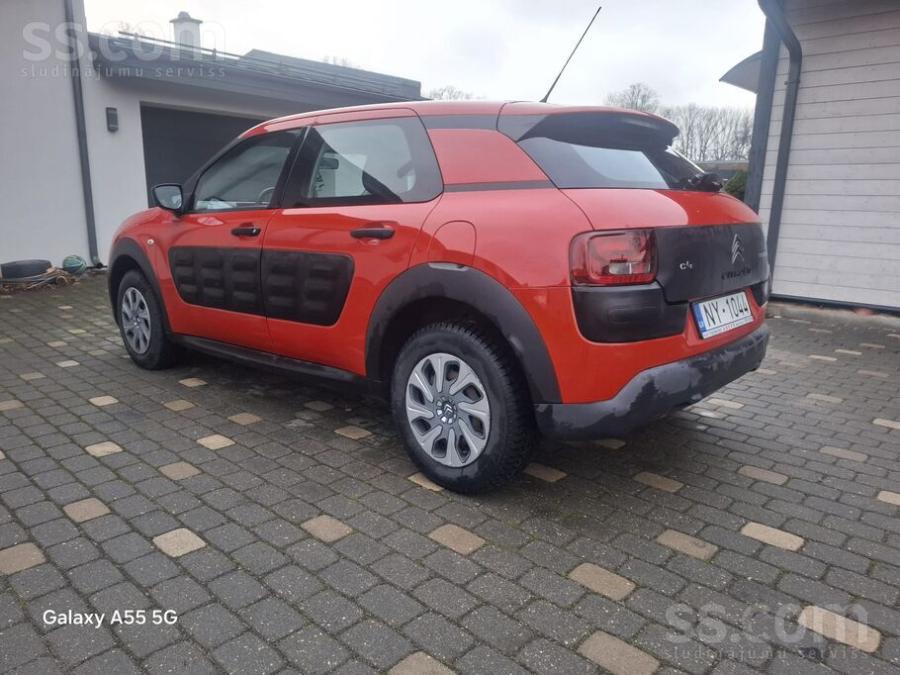 Red Citroen C4 Cactus 2015 in Cesis, with an engine capacity of 1.20 L and mileage of 167 thousand km for 5250 €, photo 26 on AUTOMOTO.COM.LV