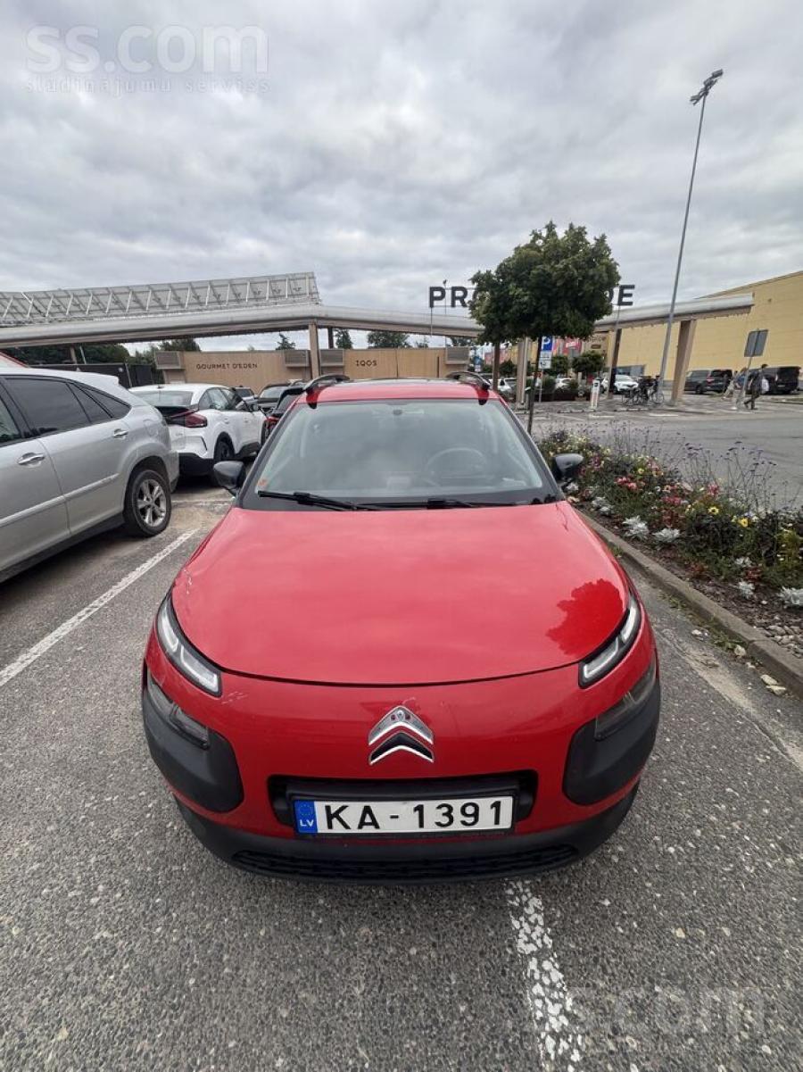 Sarkans Citroen C4 Cactus 2015 Rīga, ar dzinēja tilpumu 1.60 L un nobraukumu 268 tūkst. km par 3500 €, foto 5 vietnē AUTOMOTO.COM.LV