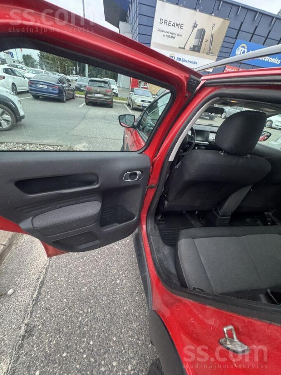 Sarkans Citroen C4 Cactus 2015 Rīga, ar dzinēja tilpumu 1.60 L un nobraukumu 268 tūkst. km par 3500 €, foto 19 vietnē AUTOMOTO.COM.LV