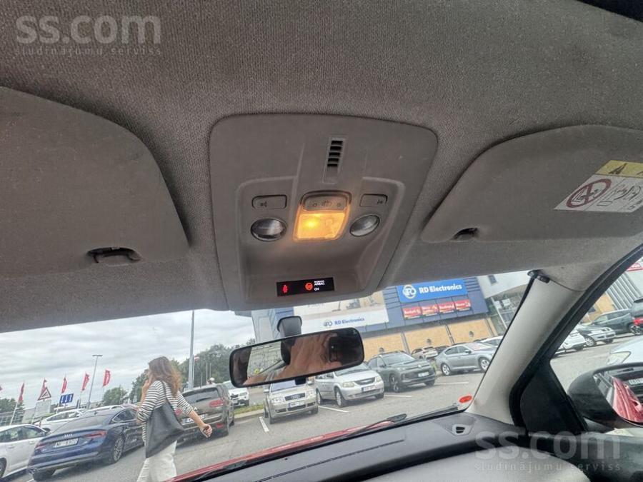 Sarkans Citroen C4 Cactus 2015 Rīga, ar dzinēja tilpumu 1.60 L un nobraukumu 268 tūkst. km par 3500 €, foto 25 vietnē AUTOMOTO.COM.LV