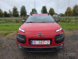 Red Citroen C4 Cactus 2015 in Ogre, with an engine capacity of 1.20 L and mileage of 128 thousand km for 4990 €, photo 8 on AUTOMOTO.COM.LV