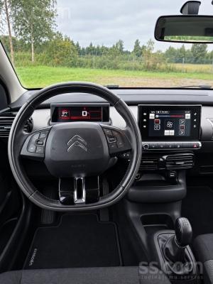 Red Citroen C4 Cactus 2015 in Ogre, with an engine capacity of 1.20 L and mileage of 128 thousand km for 4990 €, photo 10 on AUTOMOTO.COM.LV