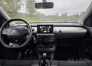 Red Citroen C4 Cactus 2015 in Ogre, with an engine capacity of 1.20 L and mileage of 128 thousand km for 4990 €, photo 13 on AUTOMOTO.COM.LV