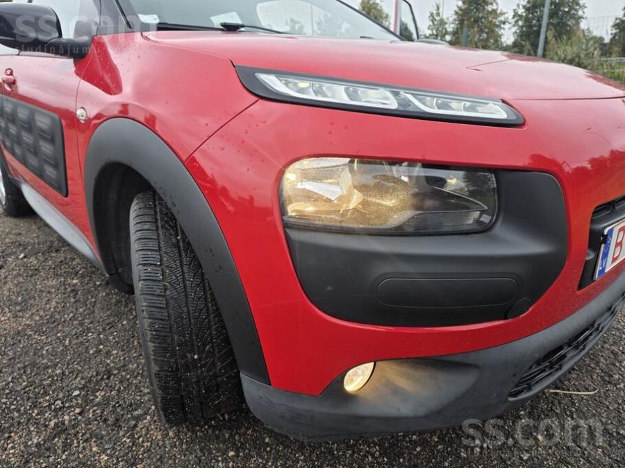 Red Citroen C4 Cactus 2015 in Ogre, with an engine capacity of 1.20 L and mileage of 128 thousand km for 4990 €, photo 18 on AUTOMOTO.COM.LV