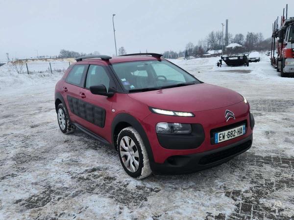 Sarkans Citroen C4 Cactus 2017 Tauragė, ar dzinēja tilpumu 1.20 L un nobraukumu 115 tūkst. km par 5200 €, foto 1 vietnē AUTOMOTO.COM.LV