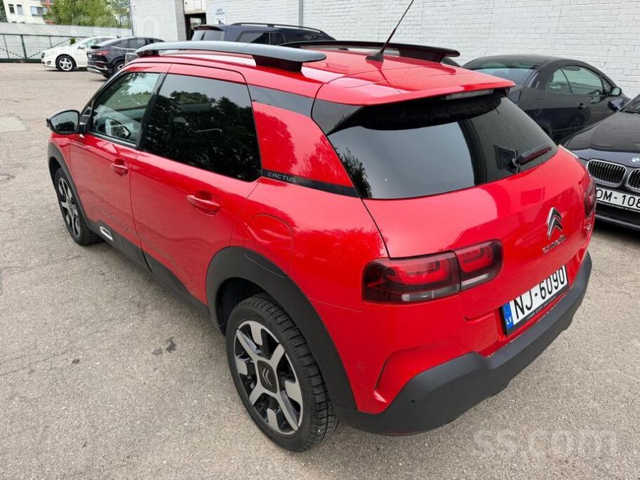 Sarkans Citroen C4 Cactus 2018 Rīga, ar dzinēja tilpumu 1.20 L un nobraukumu 113 tūkst. km par 8500 €, foto 6 vietnē AUTOMOTO.COM.LV