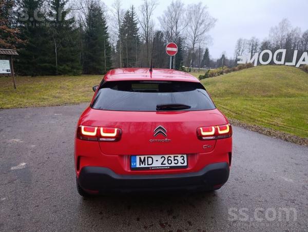 Red Citroen C4 Cactus 2019 in Riga, with an engine capacity of 1.20 L and mileage of 131 thousand km for 9500 €, photo 4 on AUTOMOTO.COM.LV