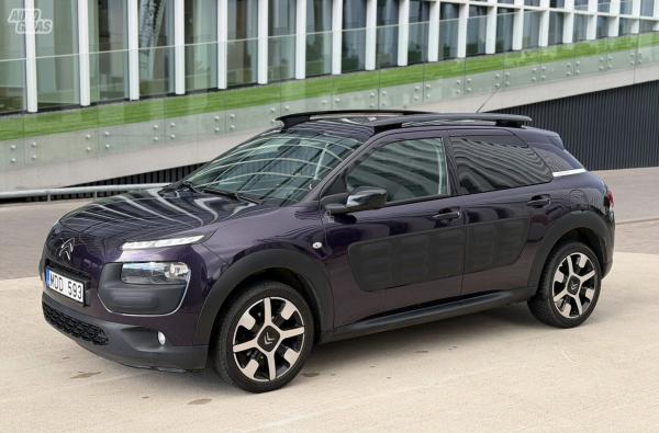 Ситроен C4 Кактус 2015 в Вильнюс на AUTOMOTO.COM.LV Фиолетовый Ситроен C4 Кактус 2015 в Вильнюс, объемом двигателя 1.20 л и пробегом 179 тыс. км за 4650 €, фото 3 на AUTOMOTO.COM.LV