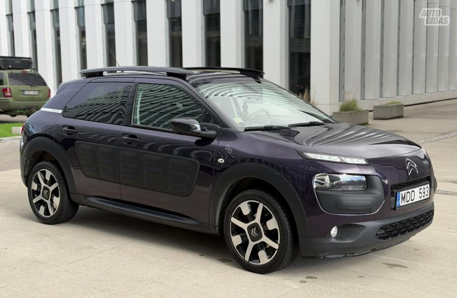 Violet Citroen C4 Cactus 2015 in Vilnius, with an engine capacity of 1.20 L and mileage of 179 thousand km for 4650 €, photo 6 on AUTOMOTO.COM.LV