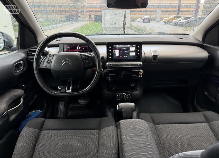Violet Citroen C4 Cactus 2015 in Vilnius, with an engine capacity of 1.20 L and mileage of 179 thousand km for 4650 €, photo 8 on AUTOMOTO.COM.LV