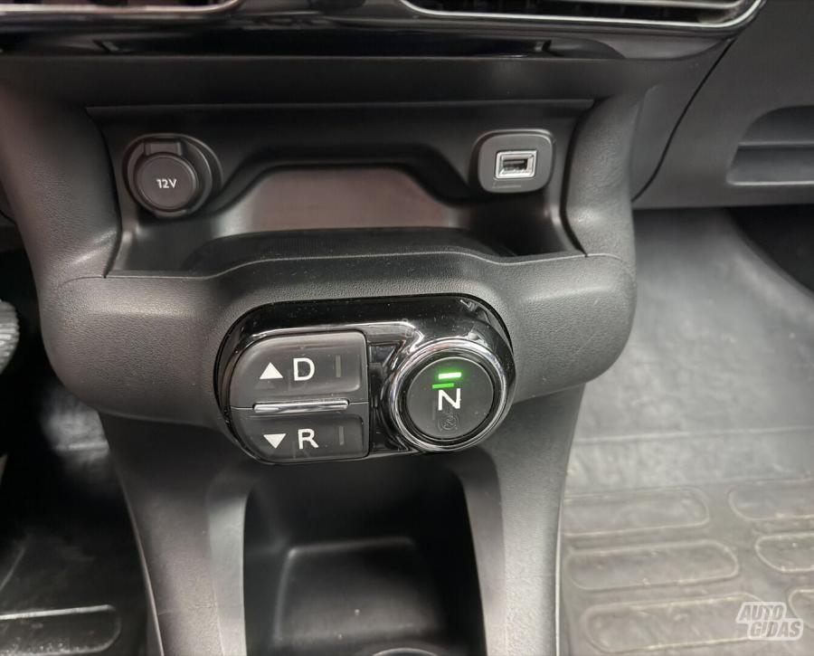 Violet Citroen C4 Cactus 2015 in Vilnius, with an engine capacity of 1.20 L and mileage of 179 thousand km for 4650 €, photo 10 on AUTOMOTO.COM.LV