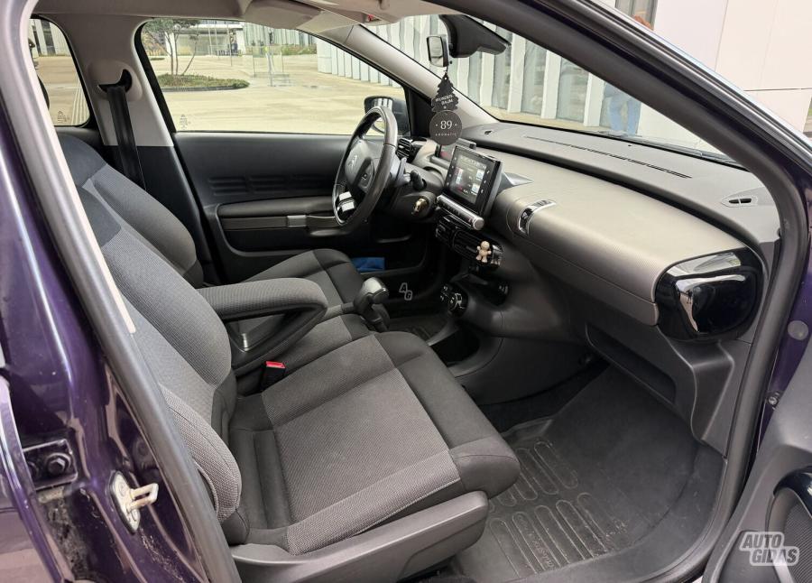 Violet Citroen C4 Cactus 2015 in Vilnius, with an engine capacity of 1.20 L and mileage of 179 thousand km for 4650 €, photo 13 on AUTOMOTO.COM.LV