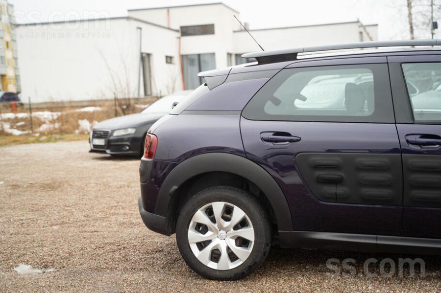 Violets Citroen C4 Cactus 2016 Liepāja, ar dzinēja tilpumu 1.20 L un nobraukumu 142 tūkst. km par 5800 €, foto 11 vietnē AUTOMOTO.COM.LV