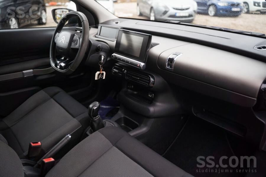 Violets Citroen C4 Cactus 2016 Liepāja, ar dzinēja tilpumu 1.20 L un nobraukumu 142 tūkst. km par 5800 €, foto 19 vietnē AUTOMOTO.COM.LV