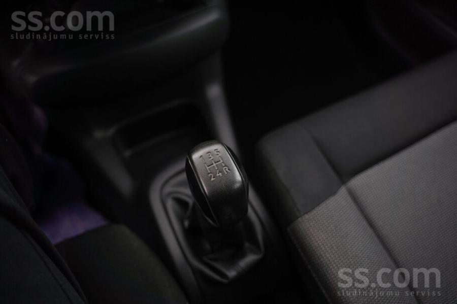 Violets Citroen C4 Cactus 2016 Liepāja, ar dzinēja tilpumu 1.20 L un nobraukumu 142 tūkst. km par 5800 €, foto 28 vietnē AUTOMOTO.COM.LV