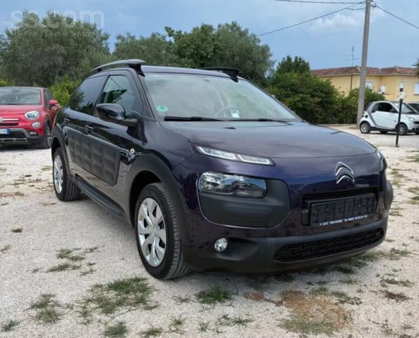 Violet Citroen C4 Cactus 2018 in Ogre, with an engine capacity of 1.40 L and mileage of 79 thousand km for 6995 €, photo 1 on AUTOMOTO.COM.LV
