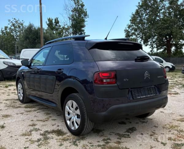Violet Citroen C4 Cactus 2018 in Ogre, with an engine capacity of 1.40 L and mileage of 79 thousand km for 6995 €, photo 6 on AUTOMOTO.COM.LV