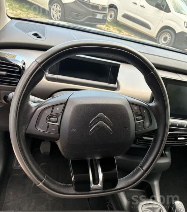 Violet Citroen C4 Cactus 2018 in Ogre, with an engine capacity of 1.40 L and mileage of 79 thousand km for 6995 €, photo 7 on AUTOMOTO.COM.LV