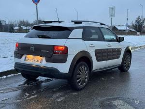 Balts Citroen C4 Cactus 2014 Viļņa, ar dzinēja tilpumu 1.56 L un nobraukumu 247 tūkst. km par 6400 €, foto 5 vietnē AUTOMOTO.COM.LV