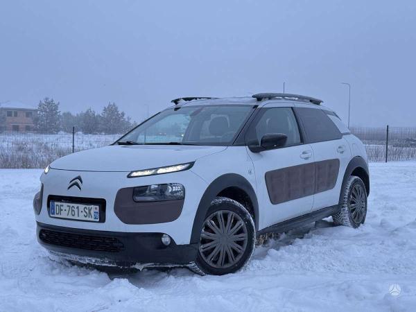 Balts Citroen C4 Cactus 2014 Viļņa, ar dzinēja tilpumu 1.56 L un nobraukumu 247 tūkst. km par 6400 €, foto 1 vietnē AUTOMOTO.COM.LV