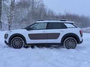 Balts Citroen C4 Cactus 2014 Viļņa, ar dzinēja tilpumu 1.56 L un nobraukumu 247 tūkst. km par 6400 €, foto 2 vietnē AUTOMOTO.COM.LV