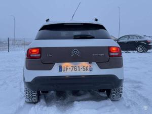 Balts Citroen C4 Cactus 2014 Viļņa, ar dzinēja tilpumu 1.56 L un nobraukumu 247 tūkst. km par 6400 €, foto 4 vietnē AUTOMOTO.COM.LV