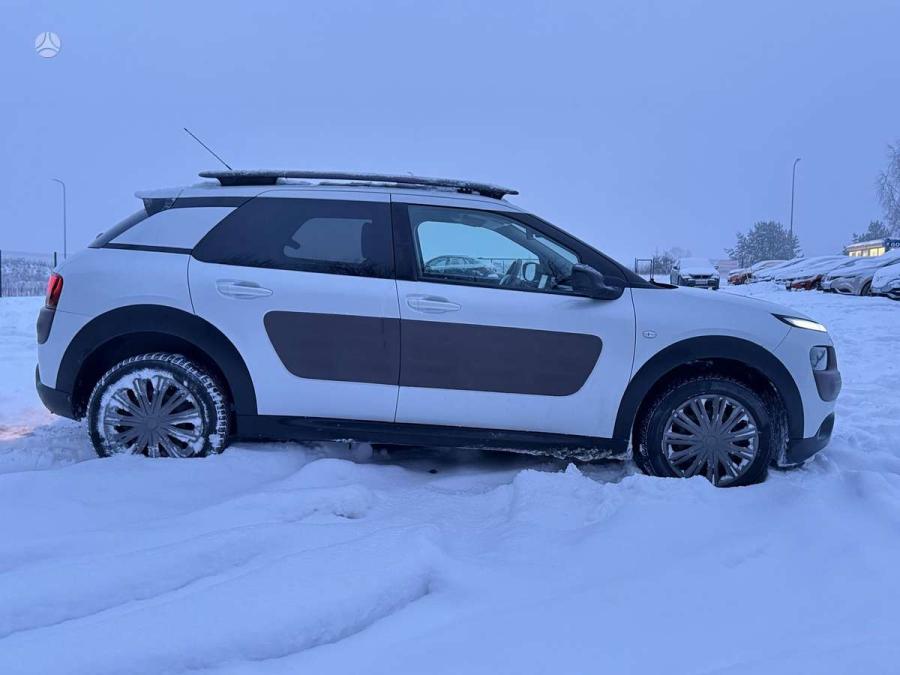 Balts Citroen C4 Cactus 2014 Viļņa, ar dzinēja tilpumu 1.56 L un nobraukumu 247 tūkst. km par 6400 €, foto 8 vietnē AUTOMOTO.COM.LV