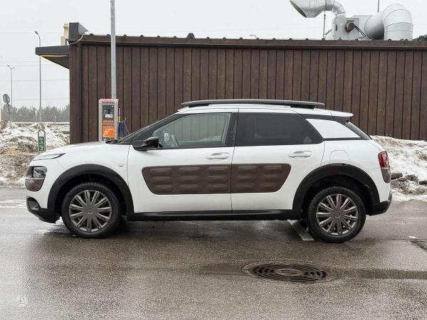 Balts Citroen C4 Cactus 2014 Viļņa, ar dzinēja tilpumu 1.56 L un nobraukumu 247 tūkst. km par 6400 €, foto 2 vietnē AUTOMOTO.COM.LV
