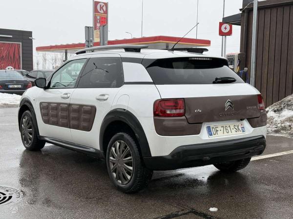 Balts Citroen C4 Cactus 2014 Viļņa, ar dzinēja tilpumu 1.56 L un nobraukumu 247 tūkst. km par 6400 €, foto 3 vietnē AUTOMOTO.COM.LV