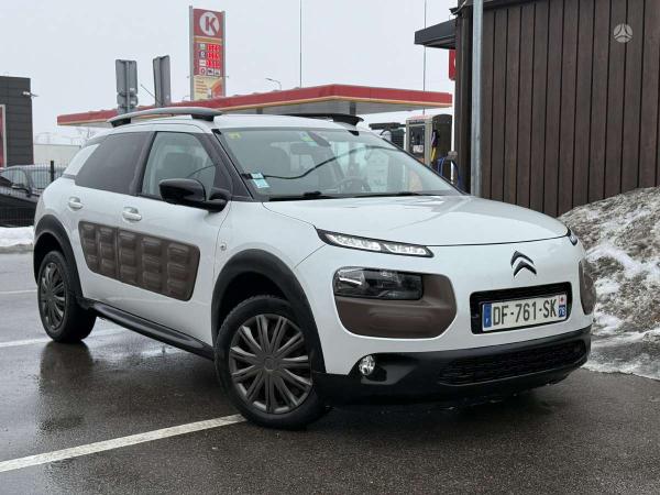 Balts Citroen C4 Cactus 2014 Viļņa, ar dzinēja tilpumu 1.56 L un nobraukumu 247 tūkst. km par 6400 €, foto 8 vietnē AUTOMOTO.COM.LV