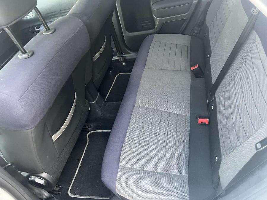 White Citroen C4 Cactus 2014 in Taurage, with an engine capacity of 1.20 L and mileage of 91 thousand km for 4500 €, photo 19 on AUTOMOTO.COM.LV