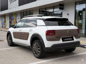 Balts Citroen C4 Cactus 2014 Viļņa, ar dzinēja tilpumu 1.56 L un nobraukumu 247 tūkst. km par 6200 €, foto 4 vietnē AUTOMOTO.COM.LV