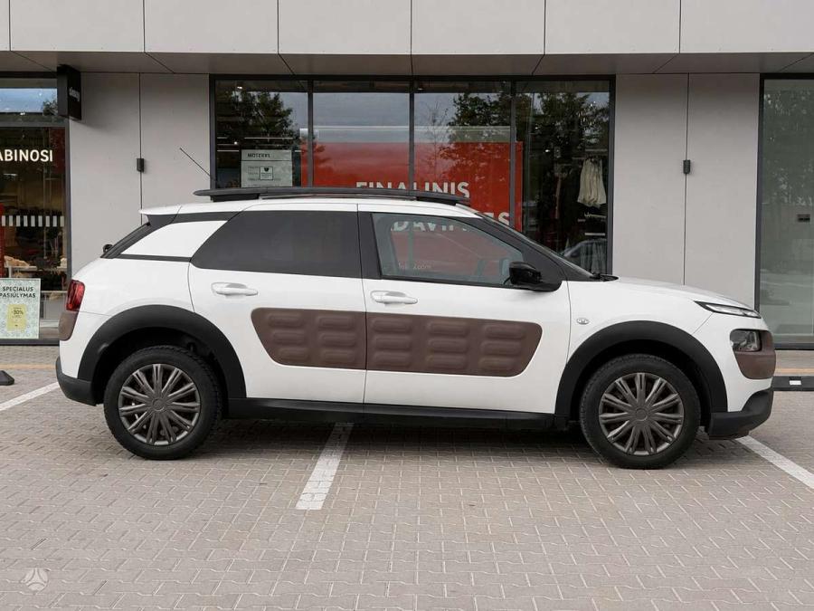 Balts Citroen C4 Cactus 2014 Viļņa, ar dzinēja tilpumu 1.56 L un nobraukumu 247 tūkst. km par 6200 €, foto 7 vietnē AUTOMOTO.COM.LV