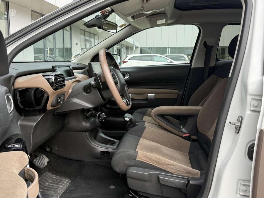 Balts Citroen C4 Cactus 2014 Viļņa, ar dzinēja tilpumu 1.56 L un nobraukumu 247 tūkst. km par 6200 €, foto 10 vietnē AUTOMOTO.COM.LV
