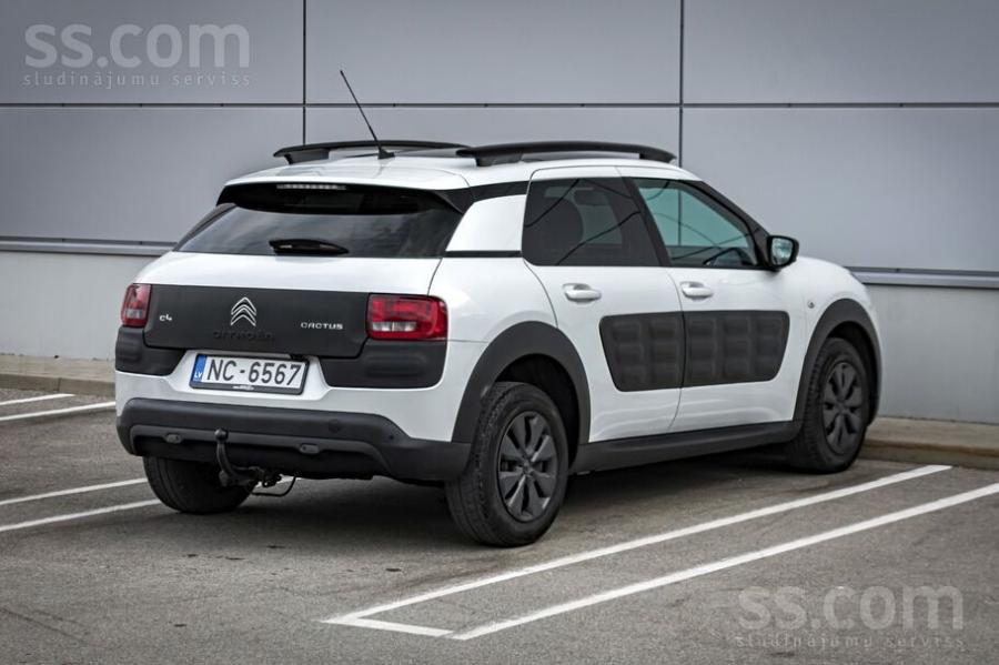 White Citroen C4 Cactus 2015 in Riga, with an engine capacity of 1.60 L and mileage of 0 thousand km for 5950 €, photo 5 on AUTOMOTO.COM.LV