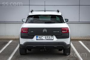 White Citroen C4 Cactus 2015 in Riga, with an engine capacity of 1.60 L and mileage of 0 thousand km for 5950 €, photo 6 on AUTOMOTO.COM.LV