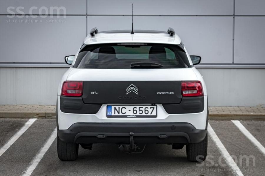 White Citroen C4 Cactus 2015 in Riga, with an engine capacity of 1.60 L and mileage of 0 thousand km for 5950 €, photo 6 on AUTOMOTO.COM.LV