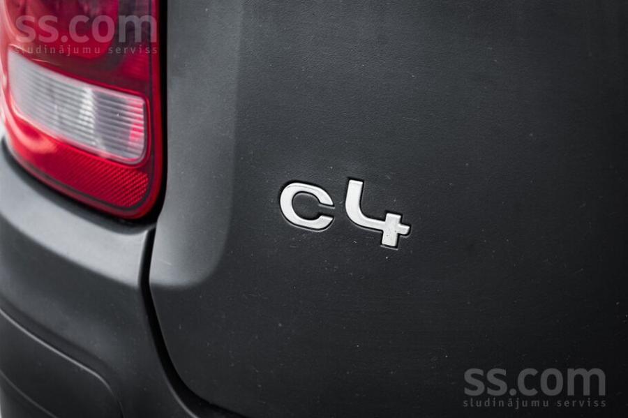 White Citroen C4 Cactus 2015 in Riga, with an engine capacity of 1.60 L and mileage of 0 thousand km for 5950 €, photo 8 on AUTOMOTO.COM.LV