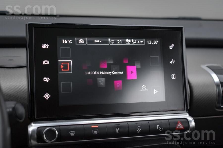 White Citroen C4 Cactus 2015 in Riga, with an engine capacity of 1.60 L and mileage of 0 thousand km for 5950 €, photo 25 on AUTOMOTO.COM.LV