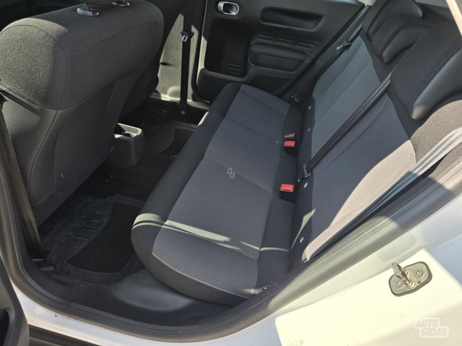 White Citroen C4 Cactus 2015 in Marijampole, with an engine capacity of 1.60 L and mileage of 181 thousand km for 3950 €, photo 17 on AUTOMOTO.COM.LV