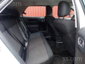 White Citroen C4 Cactus 2015 in Liepaja, with an engine capacity of 1.20 L and mileage of 149 thousand km for 4950 €, photo 6 on AUTOMOTO.COM.LV