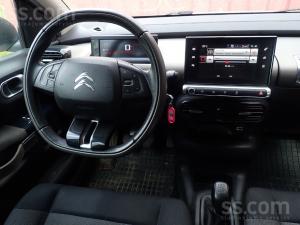 White Citroen C4 Cactus 2015 in Liepaja, with an engine capacity of 1.20 L and mileage of 149 thousand km for 4950 €, photo 8 on AUTOMOTO.COM.LV