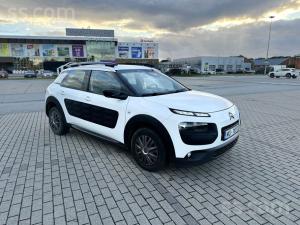 White Citroen C4 Cactus 2015 in Riga, with an engine capacity of 1.60 L and mileage of 347 thousand km for 2600 €, photo  on AUTOMOTO.COM.LV